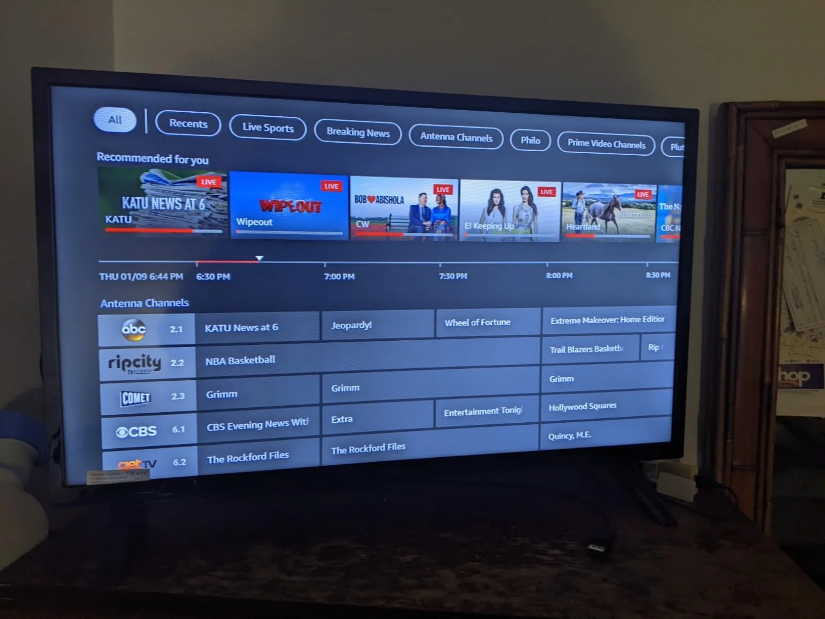 FreeView HDTV Antenna - Cut the Cord & Enjoy Free HD TV